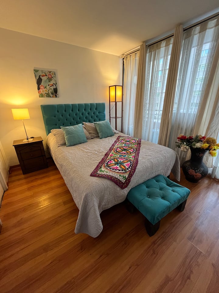 Dpto Interior Metro Santa Lucía - Santiago, Chile