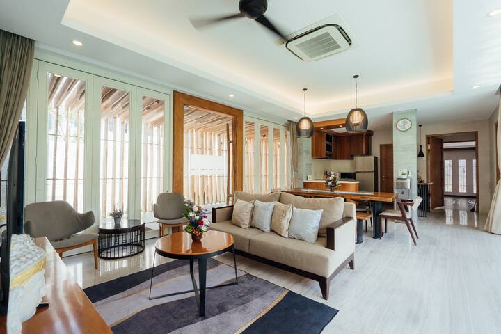 Spacious 4br Villa Seminyak | Big Pool - 500m² - Denpasar