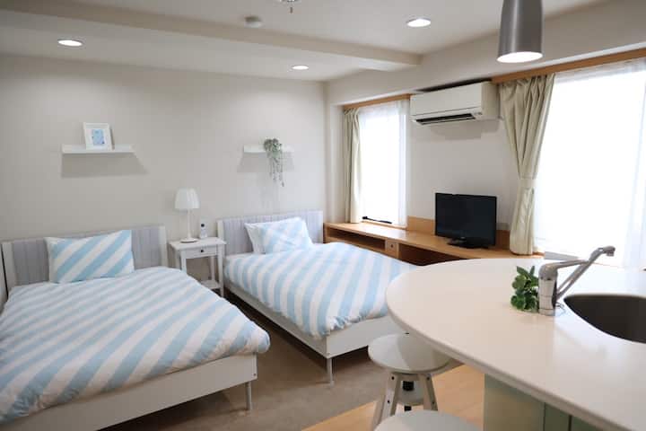 【駅近】心斎橋駅から徒歩1分！道頓堀までも徒歩5分！人気の21㎡のおしゃれラージツイン！当日予約可 - Osaka, Japan