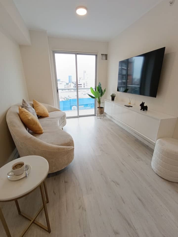 Acogedor Departamento En El Centro Financiero - Lima