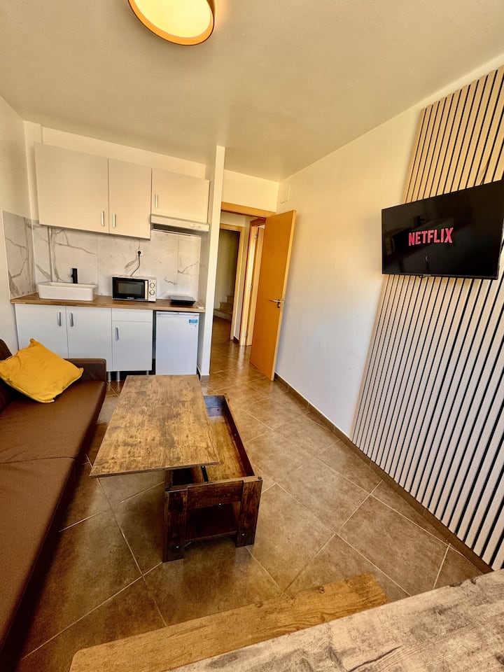 Large New Apartment With Terrace, Kitchen And Bathroom - Argentona
