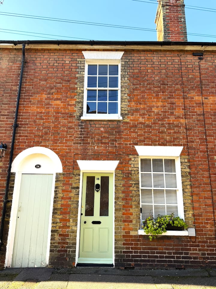 Charming Central Hythe Cottage Near Canal & Sea - Lympne Castle