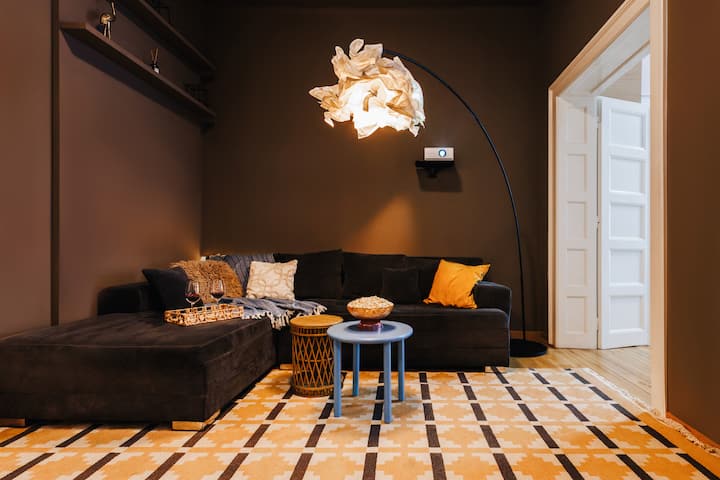 Grand Gallery W/cinema & Balcony | Old Town - Belgrad