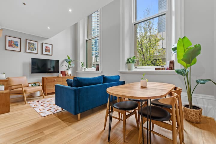 The Grand Central Loft | Historic Downtown Retreat - Melbourne