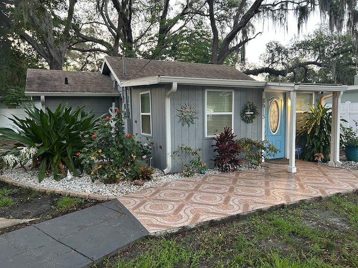 Bungalow Bliss On Highland - 坦帕