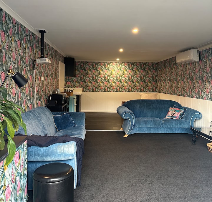 Paton Place Harbour/hillviews - Lyttelton