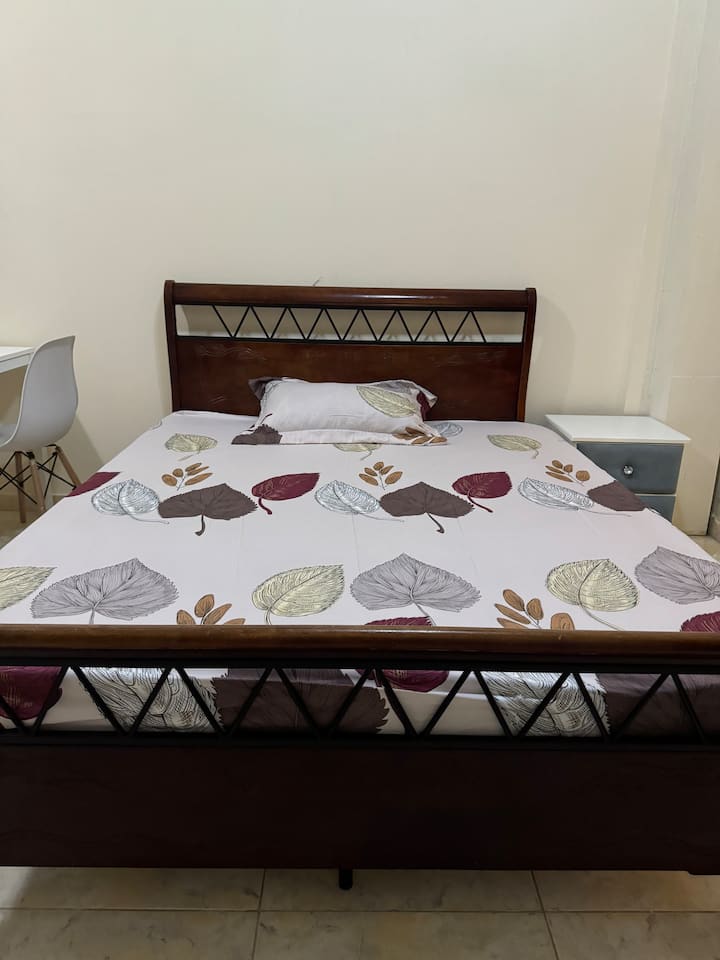 Entire Cozy Studio In Sharjah( Family Only ) - Sharjah