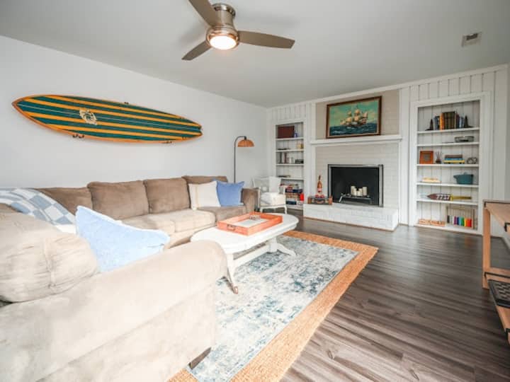 Salty Duck: Your Coastal Escape! - Virginia Beach, VA
