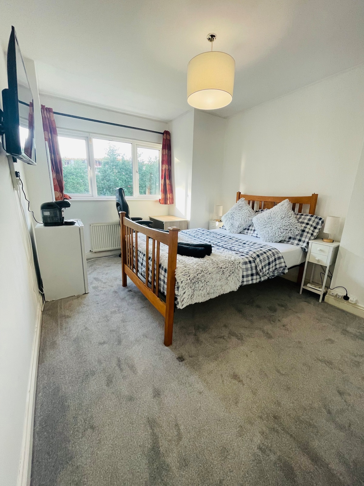 Room In A Family Home - Dublin (Near Tram Station) - Houses for Rent in ...