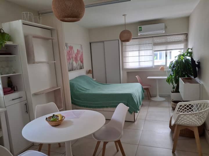 Mono Ambiente + Cochera(solo Autos Y Motos) Caba - Argentina