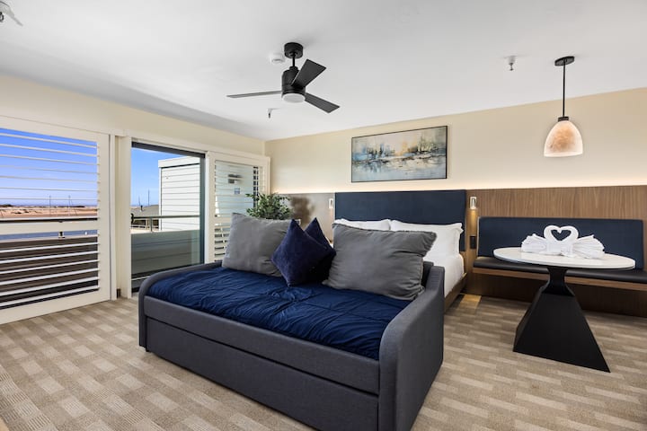 Lux King Retreat Suite - Morro Bay, CA