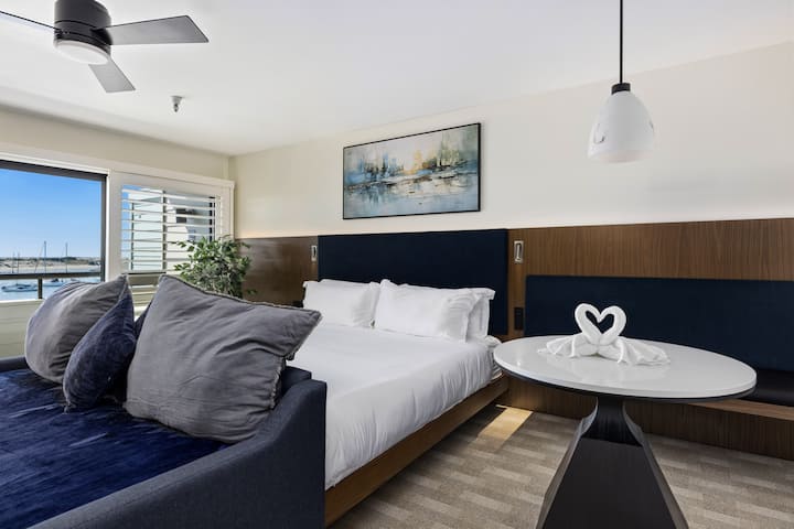 Lux King Retreat Suite - Morro Bay, CA