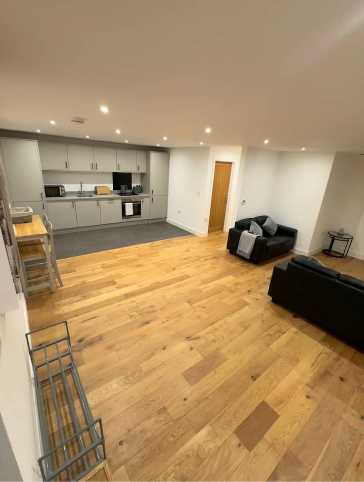 Luxury 2 Bed Bungalow - Bristol