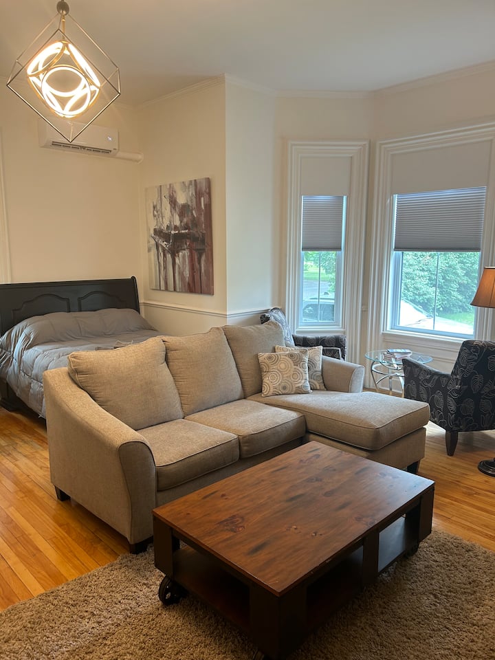 Quaint Cozy Clean Space! - Fredericton