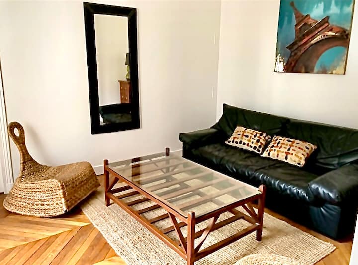 Tour Eiffel à 300 Mètres - Paris