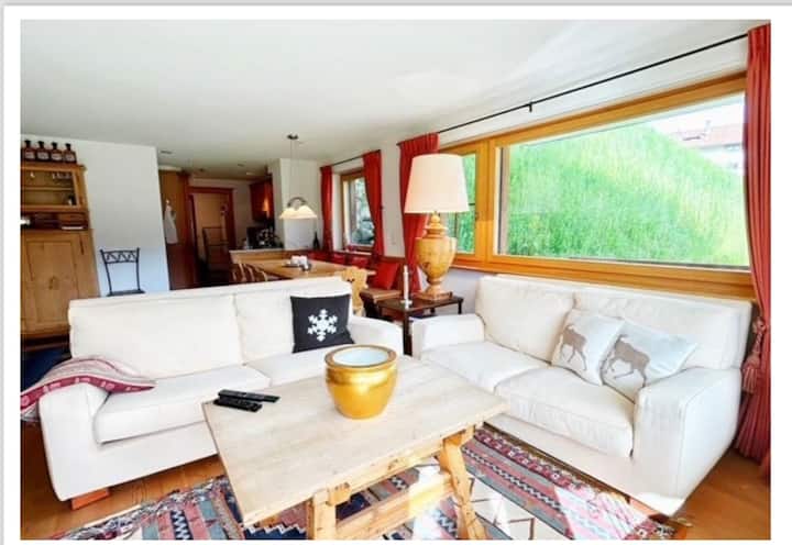 Elegant Alpine Retreat With Sauna & Mountain Views - Klosters-Serneus