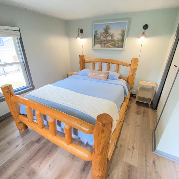 Wi River, Kash Park Play & Stay, Pet Friendly - Stevens Point, WI