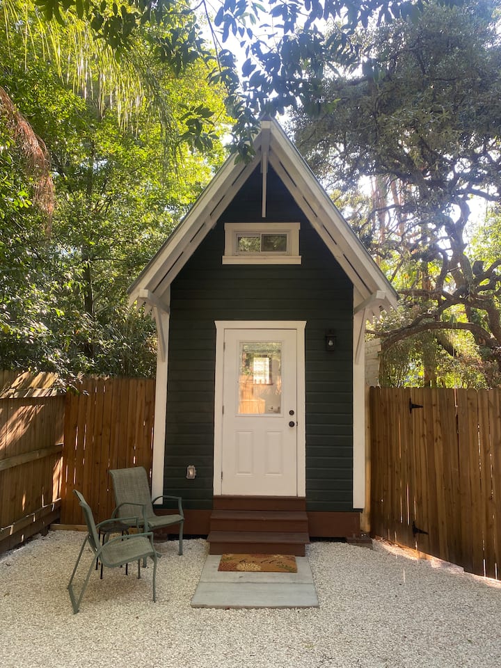 Go Tiny Near Busch Gardens - Tampa, FL