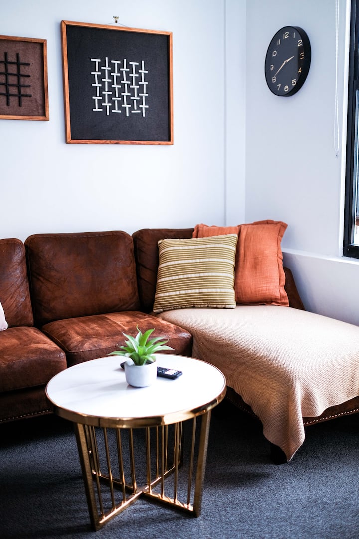 Top Floor, Secure Parking, Central W/ A City View - Wellington