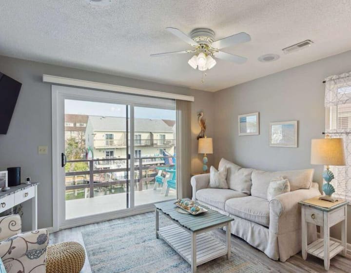 Coastal Calm: Canal Hideaway Steps To The Beach - Fenwick Island, DE