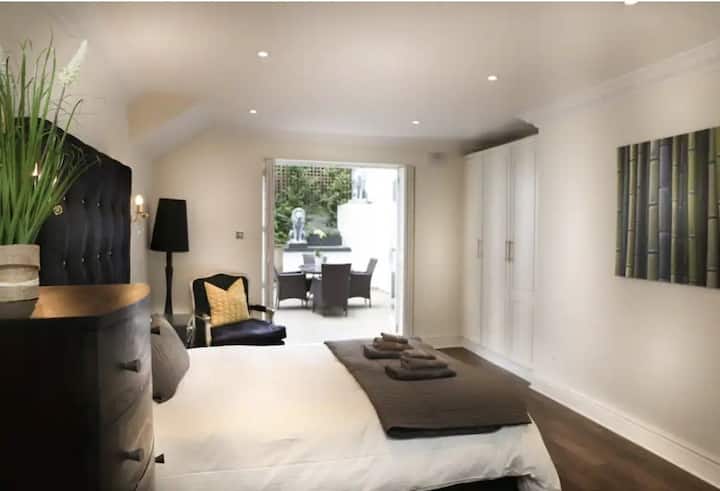 Parkside Georgian 1 Bed - Dublin