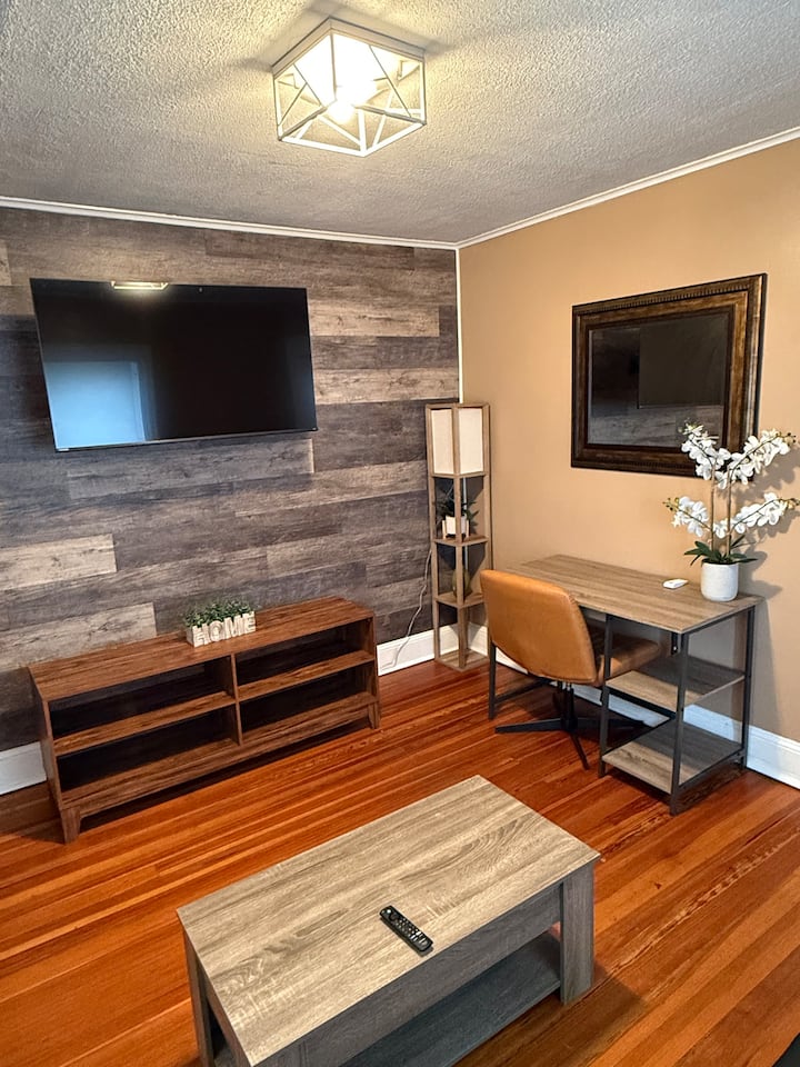 Cozy Condo- Great 4 Corp/ Constru Travel & 30+ Day - Farmington, CT