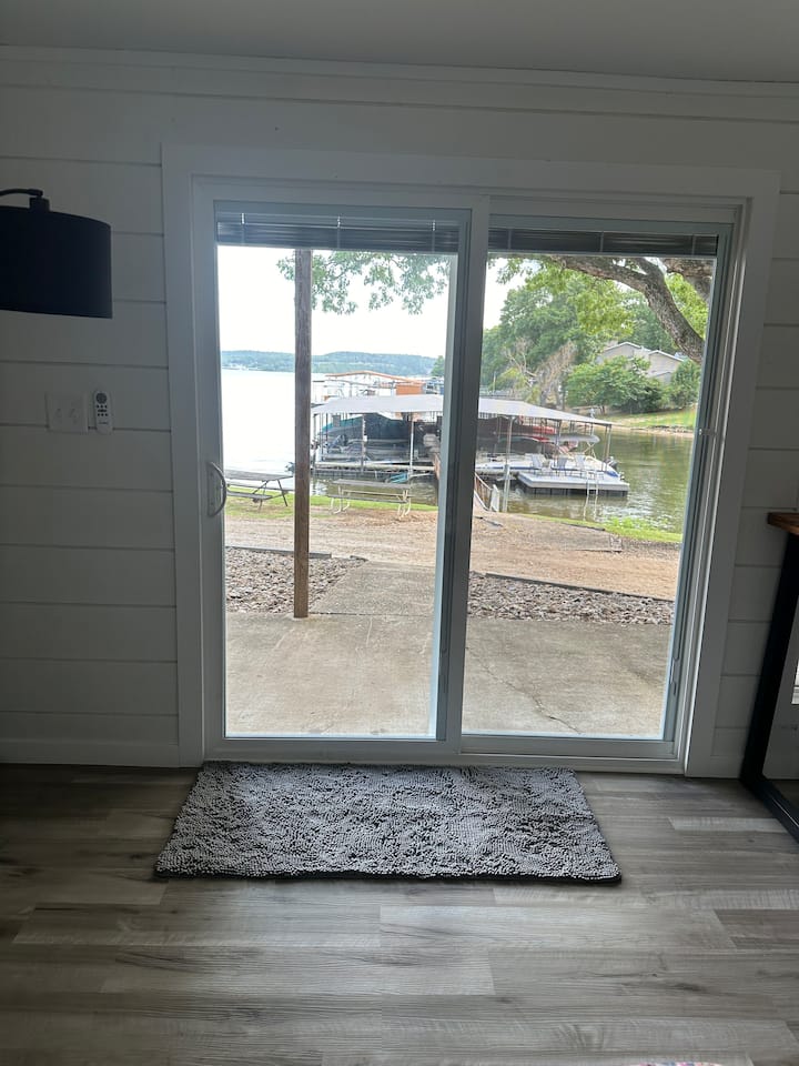 Hideaway On The Lake! Pet Friendly - Sunrise Beach, MO
