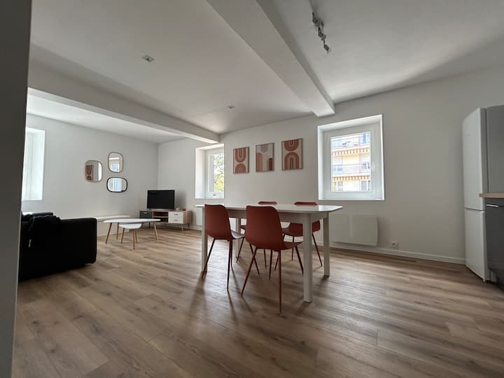 Appartement Spacieux Refait à Neuf - Montrond-les-Bains