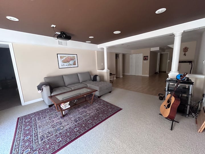 Spacious Basement With Kitchen And Parking - Woodbridge, VA