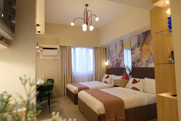 2 Designer Studios: Pool, Play, Fun Near It Park - Cebu
