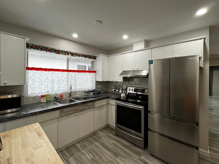 Central Stay Near Park, Downtown & Lrt - Edmonton