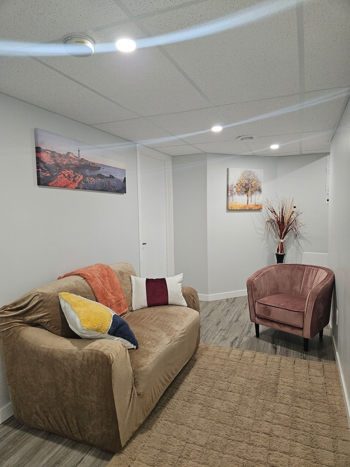 2-bedroom Basement Suite, Fully Furnished - Winnipeg