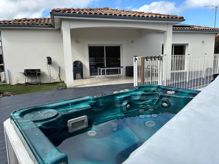 Villa Avec Piscine Et Spa - France