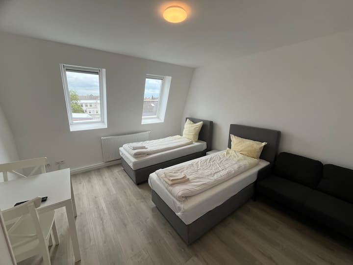 Gemütliche 3-zimmer-wohnung Im Dachgeschoss - Neumünster