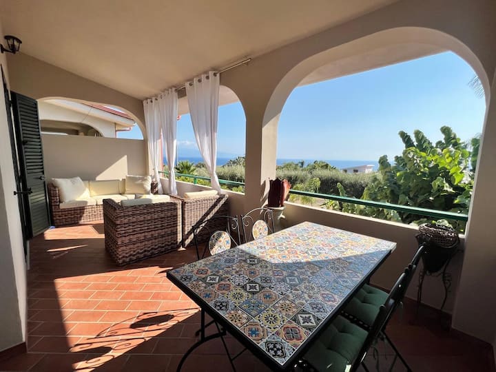 Apartment With Pool And Sea View In Capo Vaticano - Ricadi