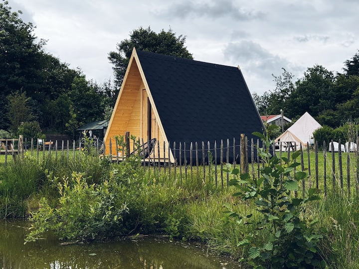 A-frame Vijverhuisje –Geniet Van De Rust En Natuur - Friesland