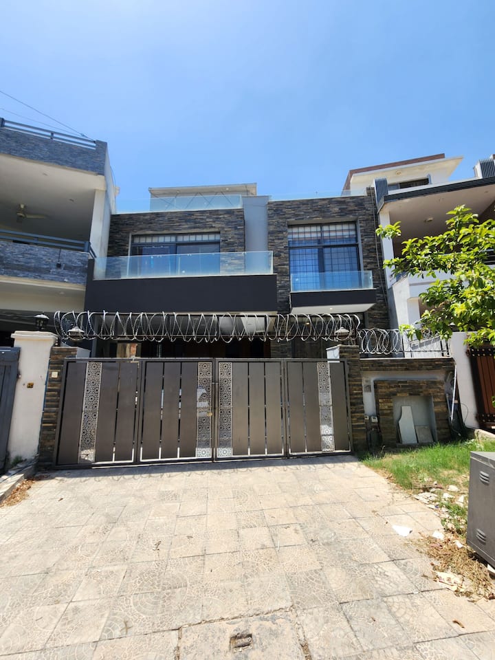 Full Comfy House In G-15 | The Oak Residence - Islamabad