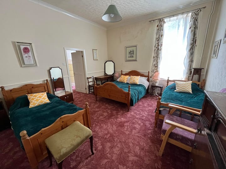 1 Bedroom With En Suite Shower - Abergele