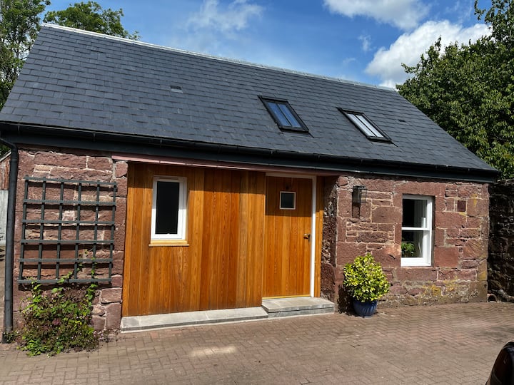 Peaceful Riverside Cottage - Schottland