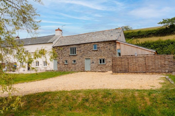 New - Luxury Newly Converted Barn - Dog Friendly - Braunton