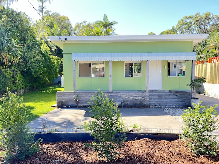 Little Green Shack In Coolum Beach - Coolum Beach