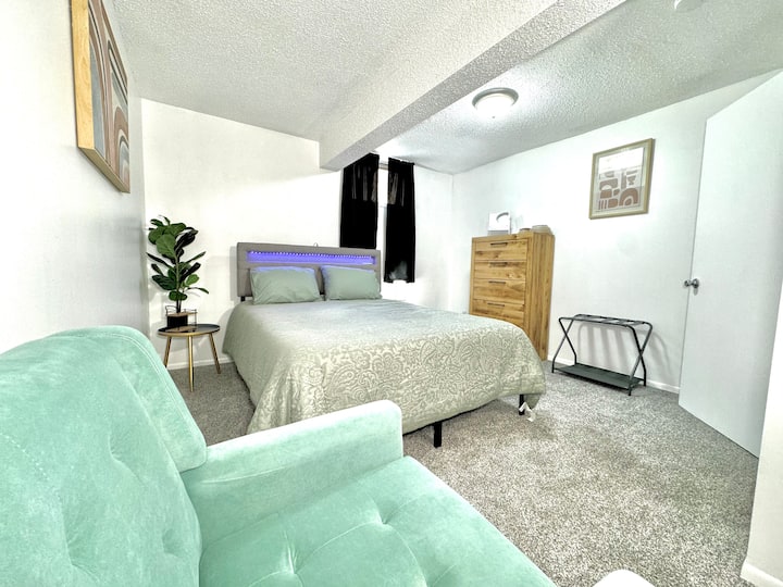 New *2024* Garden Level 1br  | Washer/dryer+garage - Saint Joseph, MO