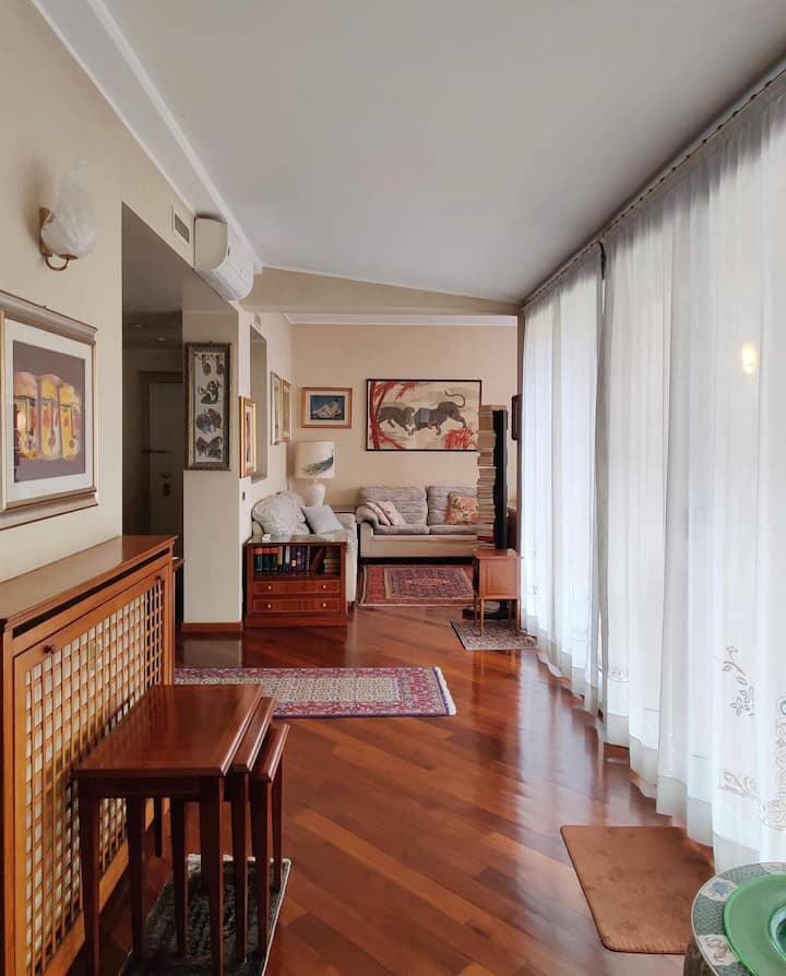 Elegante Attico Con Terrazza - Porta Venezia - Milan