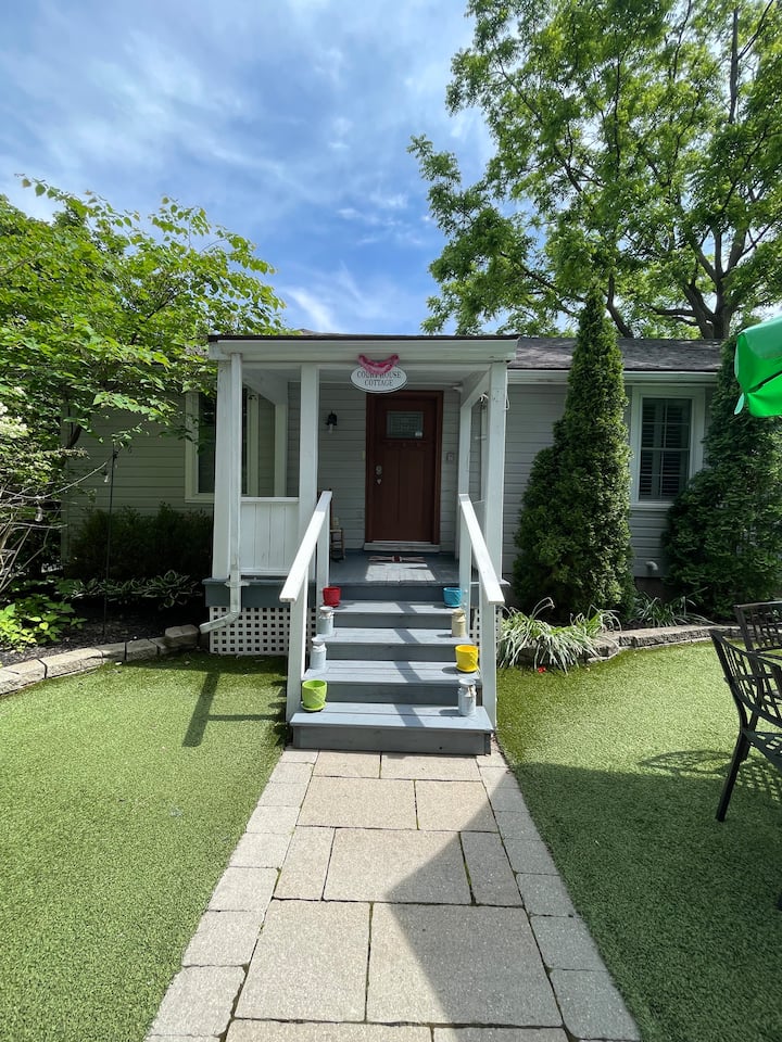 Quaint Garden Cottage. - Niagara-on-the-Lake