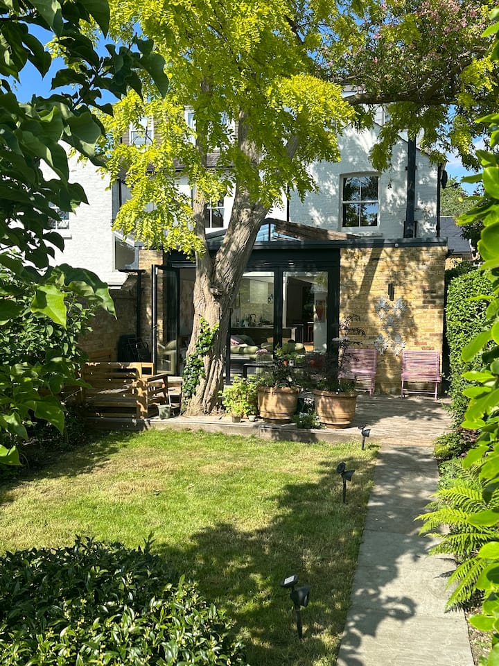 Fabulous 3 Bedroom House - Kingston upon Thames