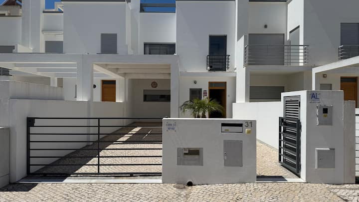 Bs House Praia Da Lota - Casa à Beira-mar - Altura, Portugal