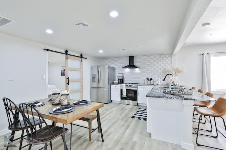 Modern Abilenian - Abilene, TX