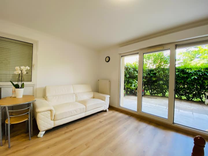 Chambre Indépendante Privée
20-25' à La Défense - Achères