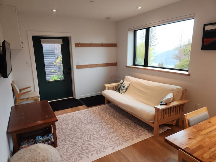2-bdr With Lake, Mountain And Forest Views - Nelson
