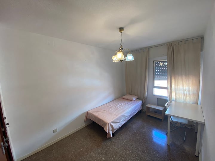 Habitación Exterior En Piso Con Terraza - Getafe